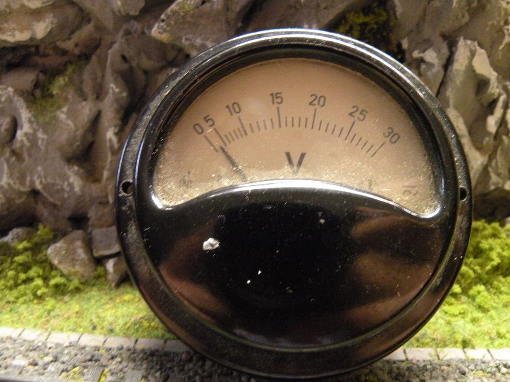 Altes Voltmeter, Vintage Messinstrument, Elektronik Rarität (Gebraucht ...