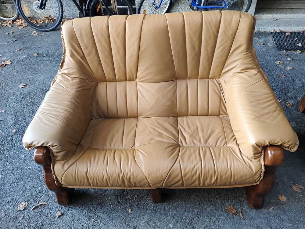 Sehr schönes 2er Sofa Leder?? | Kaufen auf Ricardo