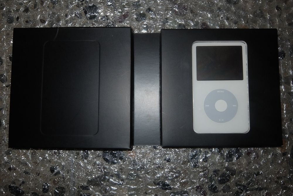 Apple iPod, 30 GB Model A1136 WHITE (Gebraucht) in Basel für CHF 150 ...