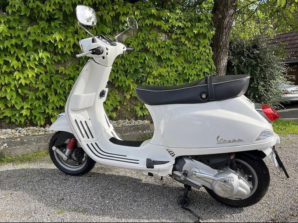 Vespa Piaggio weiss, guter Zustand (Gebraucht) in Meikirch für CHF 2800 – nur Abholung auf ...