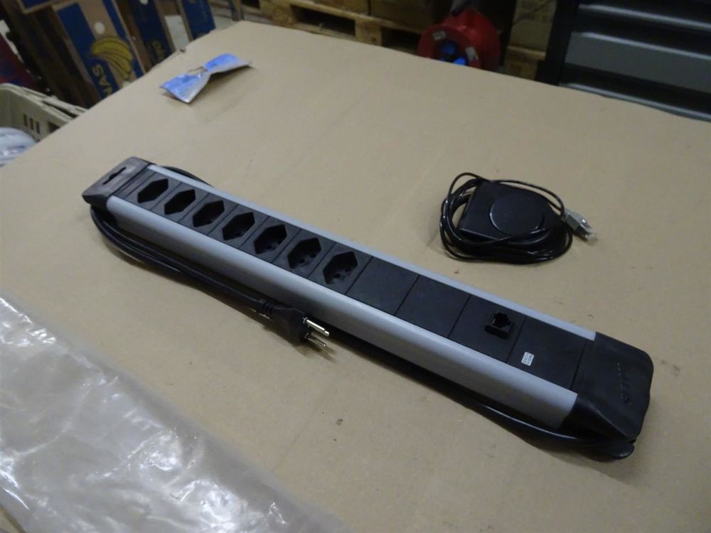 x81 Profi Alu-Steckleiste 7er Fernschalt (Neu und originalverpackt) in Necker für CHF 35 – mit ...