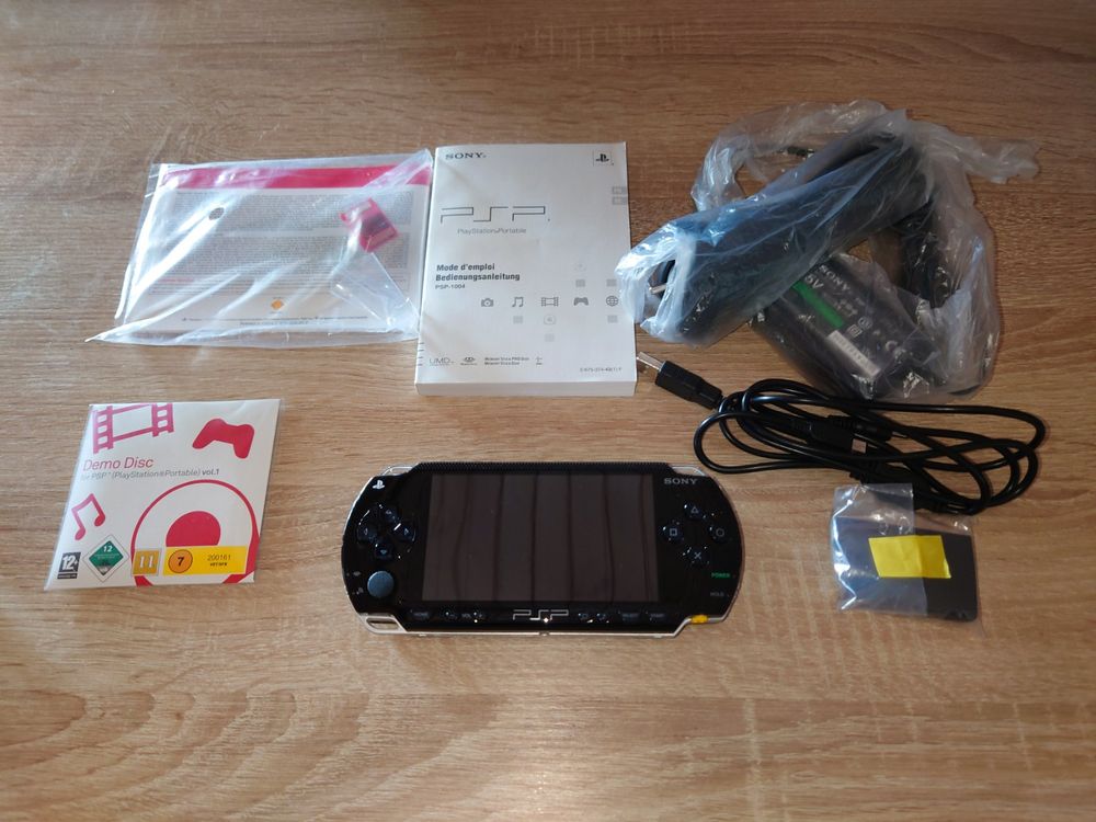 Sony Playstation Portable PSP-1004 CIB in Top Zustand! (Gebraucht) in ...