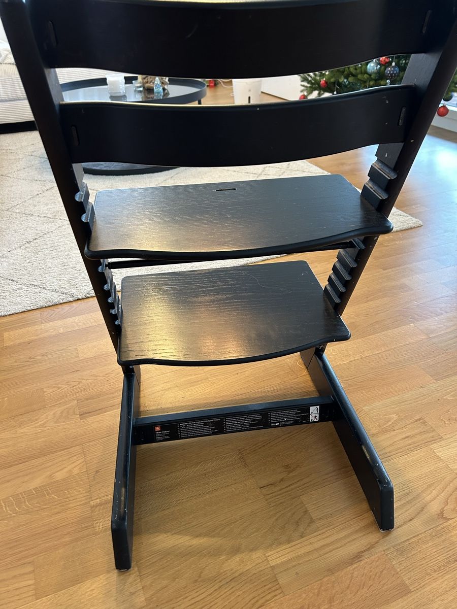 Stokke Eiche TrippTrapp Hochstuhl schwarz, neuste Generation (Gebraucht ...
