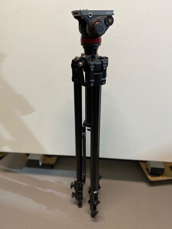 Grand trépied Manfrotto 161MK2B avec Tête à fluide MVH502AH (Gebraucht ...