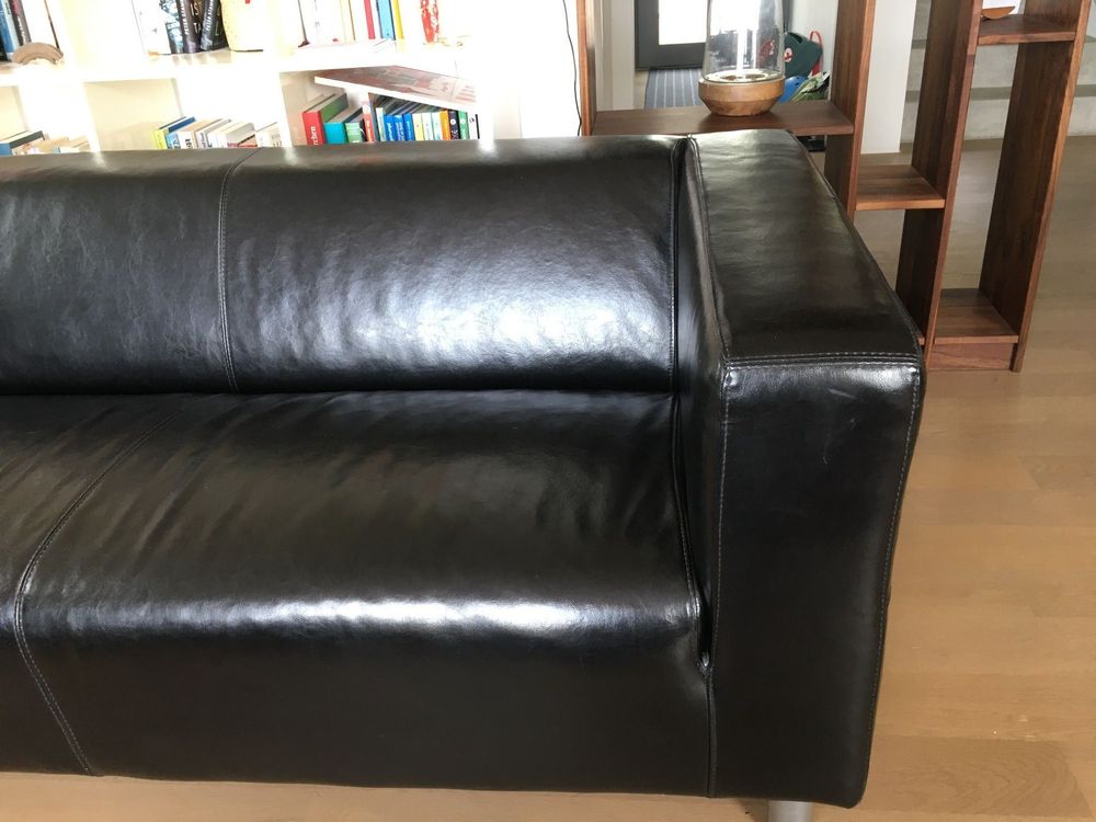2er-Sofa, Leder schwarz, Ikea KLIPPAN (Gebraucht) in Spiegel b. Bern für CHF 30 – mit Lieferung ...