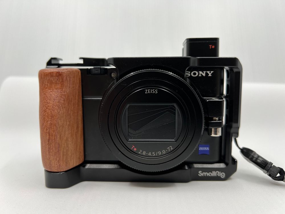 Sony RX100 V11 mit Smallrig mit Garantie bis 10.02.2025 (Gebraucht) in ...