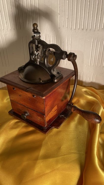 Antike Kaffeemühle aus Holz und Metall, Rarität! | Kaufen auf Ricardo