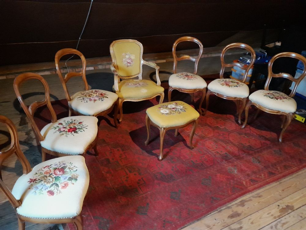 Gobelin Stuhl- Set antik mit Sessel (Gebraucht) in Brunegg für CHF 300 – nur Abholung auf ...