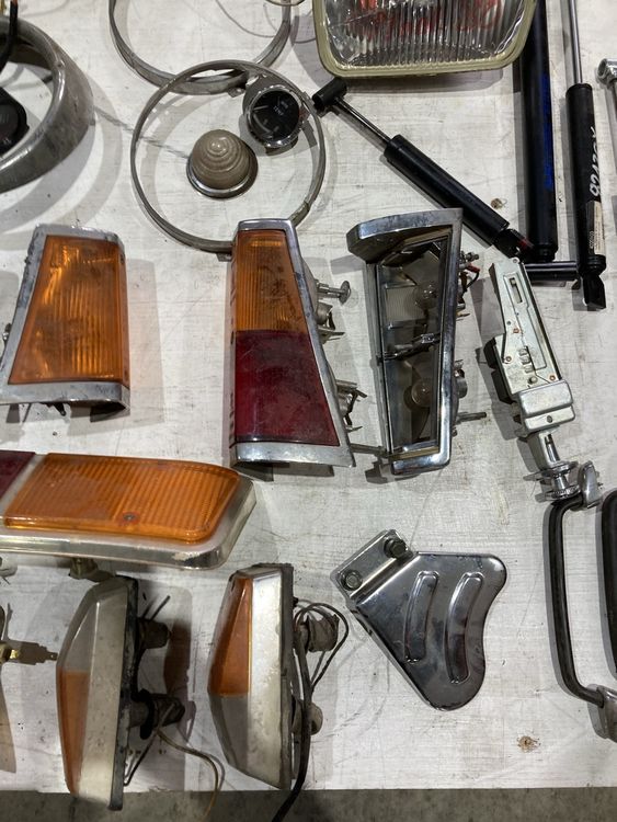 Diverse Oldtimer Auto-Ersatzteile, Lampen und mehr! (Defekt) in ...