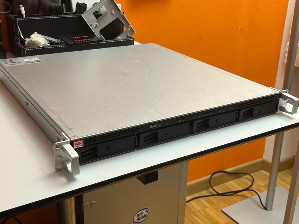 Synology RackStation RS 814 mit 4x3TB HDD | Kaufen auf Ricardo