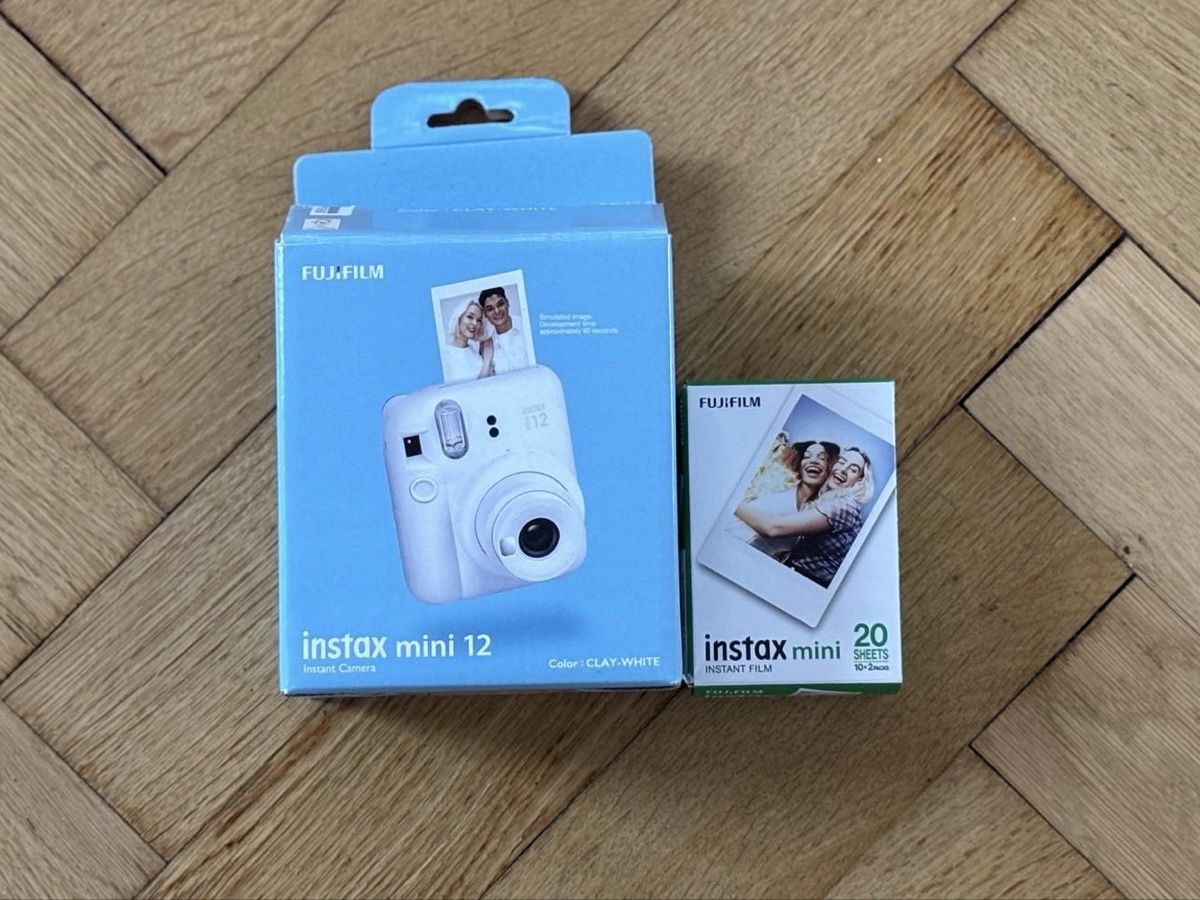 Fujifilm instax mini 12 (Clay White) + Instax Mini Film 20 (Neu (gemäss ...