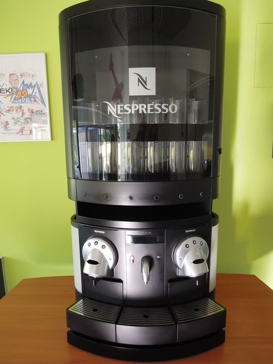 Nespresso Gemini CS203 inkl. Capsule Dispenser | Kaufen auf Ricardo