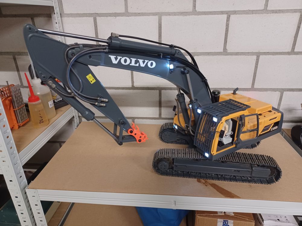 RC Bagger Volvo mit 5-fach Hydraulik (Gebraucht) in Büron für CHF 1752 ...