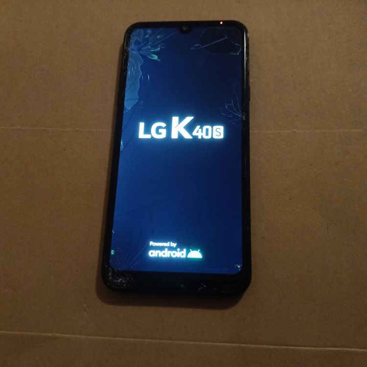 Android Smartphone ohne Lock: LG K40s, mit defektem Display | Kaufen auf Ricardo
