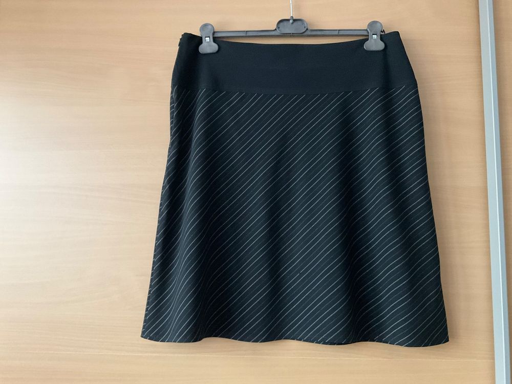 Jupe noire à rayures neuve t.40-42 | Kaufen auf Ricardo