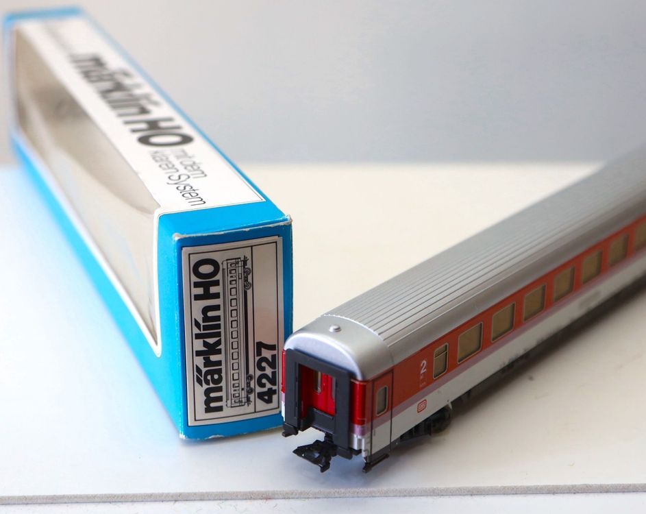 SCHÖNER PERSONENWAGEN MÄRKLIN N°4227 ROT (Neu und originalverpackt) in ...
