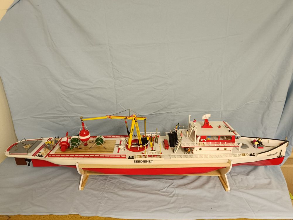 RC-Boot, 120cm, Holzrumpf, mit FS und kpl.Technik (Gebraucht) in ...