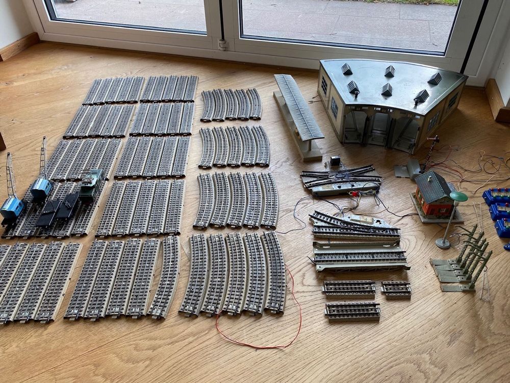 MÄRKLIN 7028 Ringlokschuppen Zug Gleise | Kaufen auf Ricardo