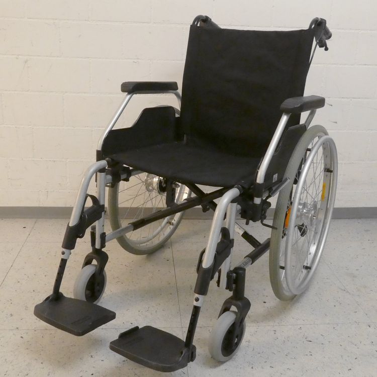 Rollstuhl Meyra, SB 49 cm, Zusatzbremsen, nur CHF 229 (Gebraucht) in Lengnau für CHF 229 – mit ...