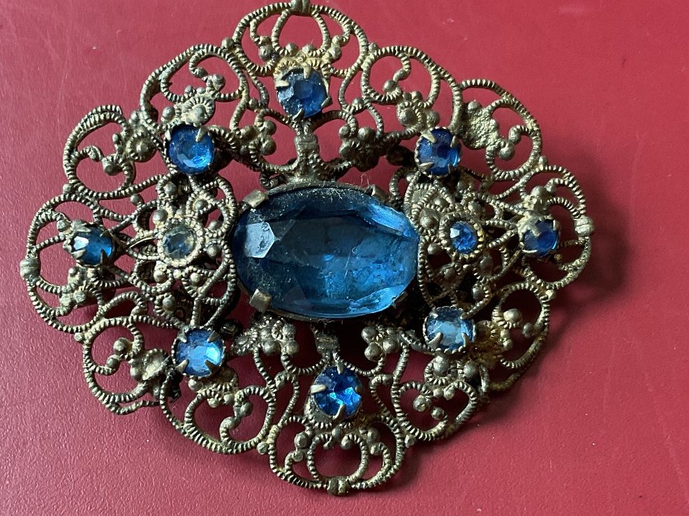Antike Brosche/Trachtenschmuck, mit blauen (Glas-)Steinen (Gebraucht) in Tecknau für CHF 12 ...