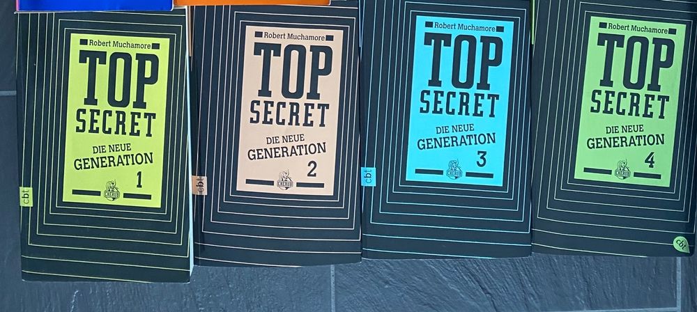 Top Secret-Die neue Generation, Band 1-4 (Gebraucht) in Pfungen für CHF 20 – mit Lieferung auf ...