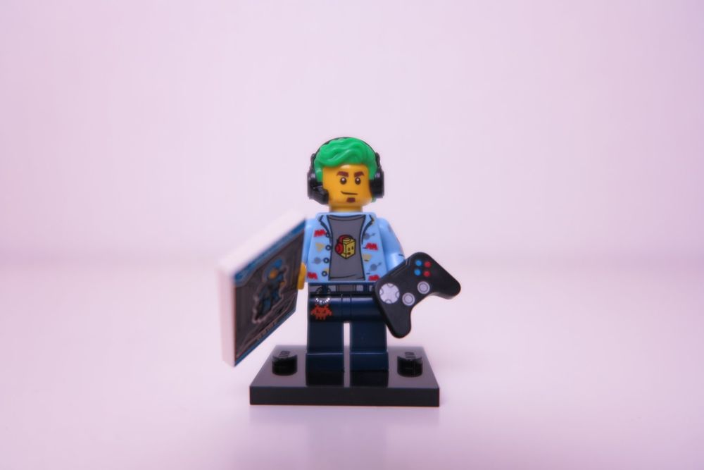 LEGO Minifigur CMF Serie 19 Video Game Champ (Gebraucht) in ...