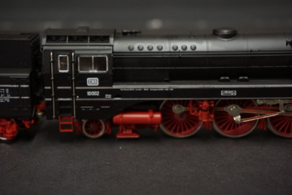 Rivarossi H0/DC Dampflok BR 10 002 der DB in OVP (Neu und originalverpackt) in Kerns für CHF 125 ...