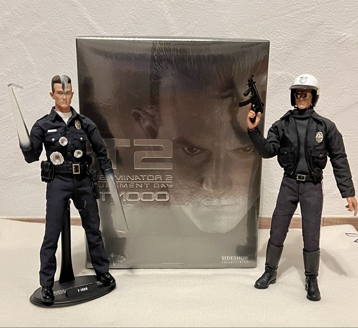 Hot Toys MMS129 Terminator 2 - T-1000 + 2te Body 1/6 (Neu (gemäss ...