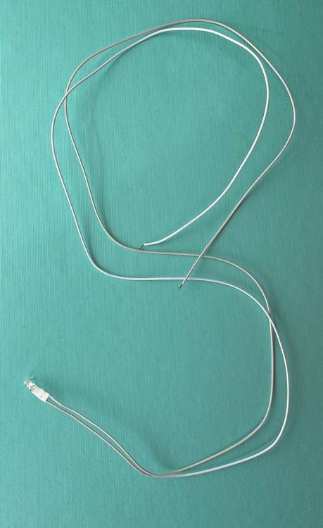 Glühbirne mit Kabel fürs Puppenhaus (Neu und originalverpackt) in Grabs für CHF 2.4 – mit ...