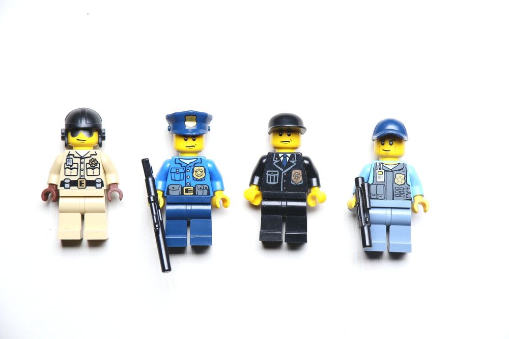 4 Lego Minifiguren Polizei (Gebraucht) in Hettlingen für CHF 4 – mit ...