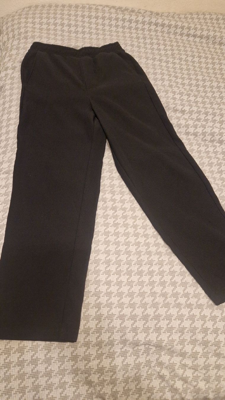 Bershka Cordhose, Schwarz, Grösse M - Top Zustand! (Neu (gemäss ...