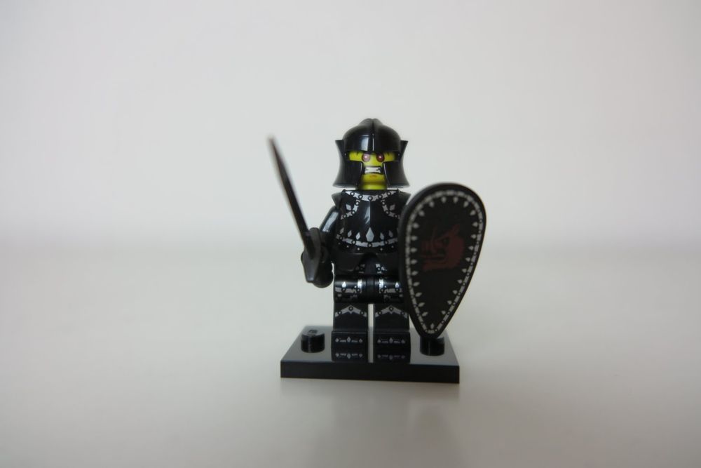 LEGO Minifigur CMF Serie 7 Schwarzer Ritter | Kaufen auf Ricardo