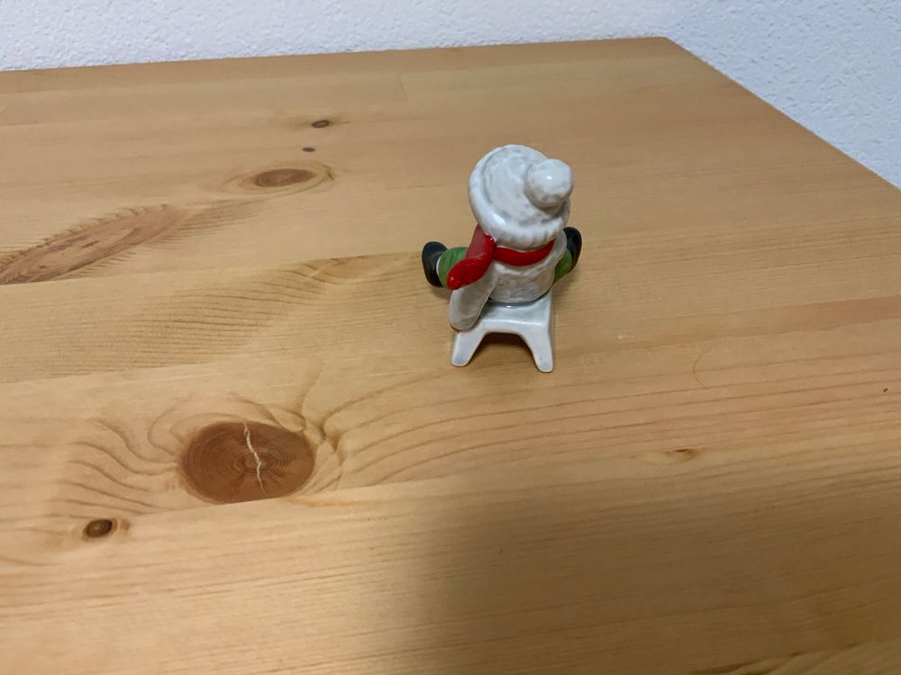 Winterliche Deko Figur, Junge auf Schlitten, Keramik Top! (Gebraucht ...