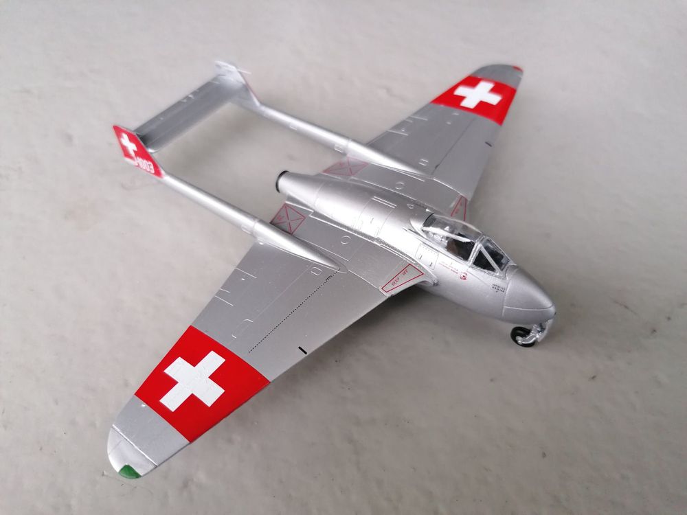 DH. 100 Vampire Mk. I (Neu (gemäss Beschreibung)) in Brunnen für CHF ...