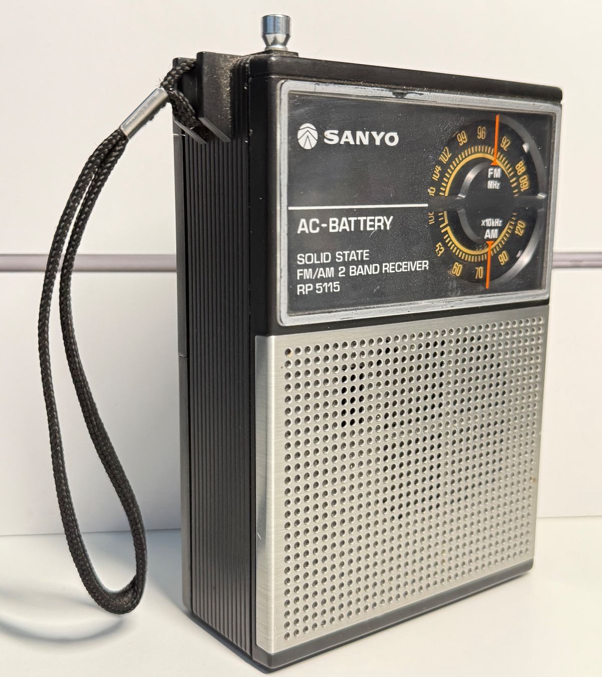 Radio vintage Sanyo RP 5115 (D'occasion) à Denges pour CHF 19 – avec ...