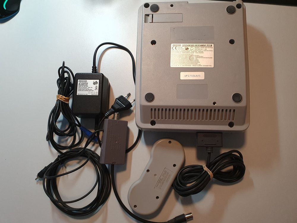 SNES - Super Nintendo (PAL) Konsole mit Kontroller (Gebraucht) in Zufikon für CHF 100.9 – mit ...