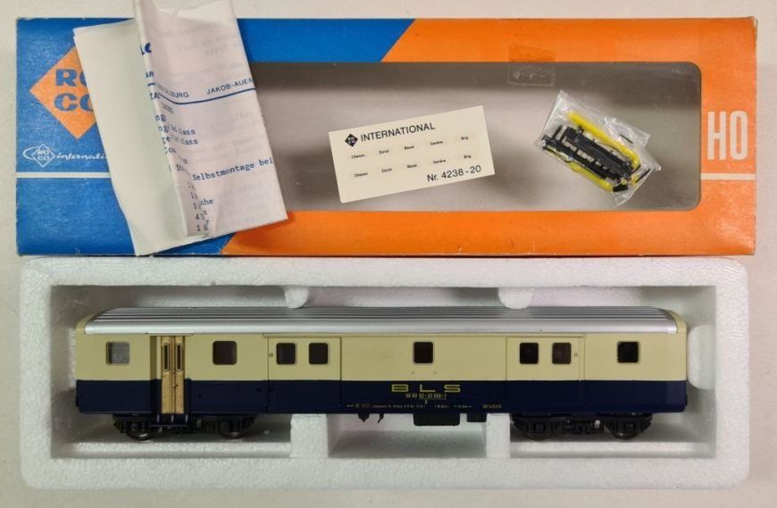 Roco H0 44331 / 4240A: BLS Gepäckwagen D, neu (Neu und originalverpackt ...