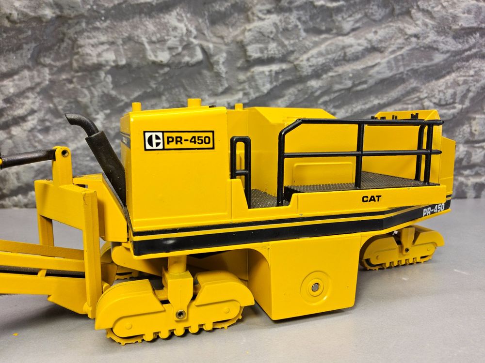 Caterpillar CAT PR-450 Strassenfräse _ Profiler NZG 299 1:50 (Neu ...