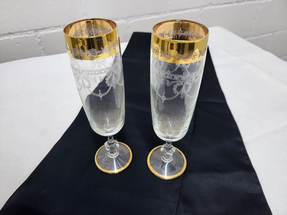Sehr edle Champusglässer mit Gravur u.Goldränder. (Neu (gemäss ...