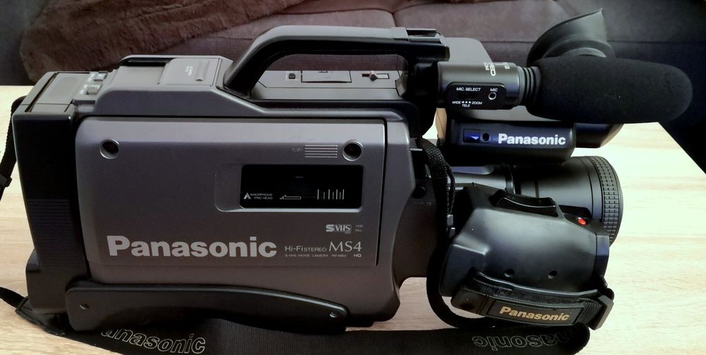 Vidéo camera Panasonic S VHS Hi-Fi stéréo MS4 (Gebraucht) in Grandson ...