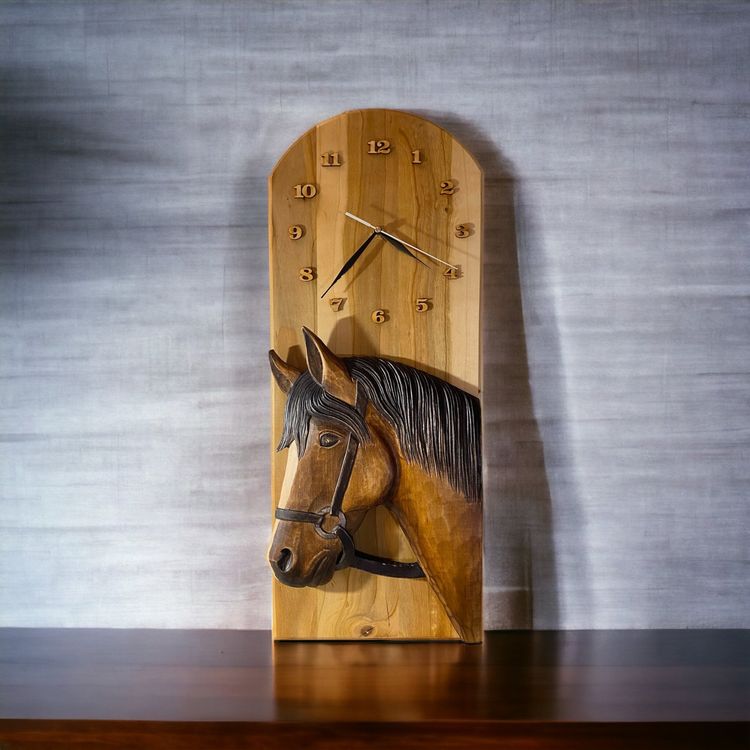 Holzuhr mit Pferd, Handgemacht, Geschenk, Pferdezubehör (Neu (gemäss Beschreibung)) in Oetwil am ...
