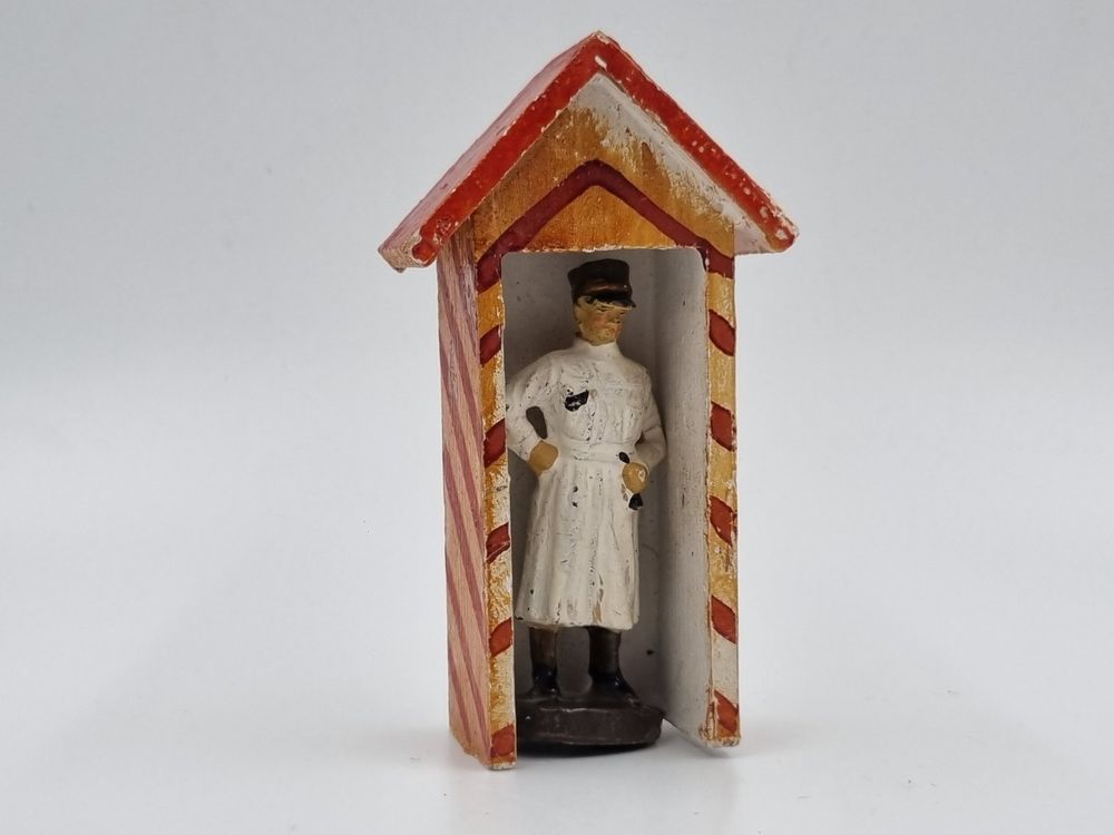 Elastolin Soldat, Wachposten aus dem WW2 (Gebraucht) in Zürich für CHF 2 – mit Lieferung auf ...
