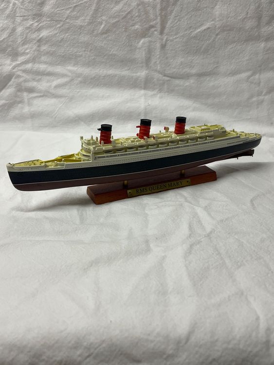 RMS Queen Mary Model Ship (D'occasion) à Meyrin pour CHF 20 – avec ...