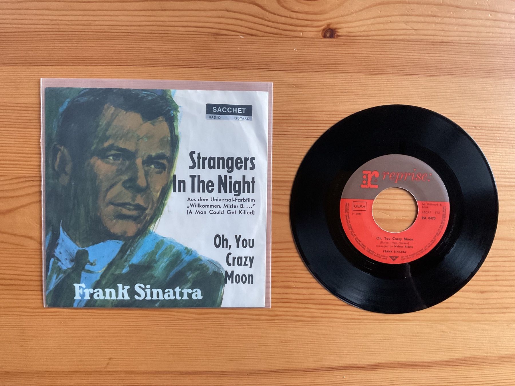 Single 7’’ - Frank Sinatra / Strangers In The Night (D'occasion) à ...
