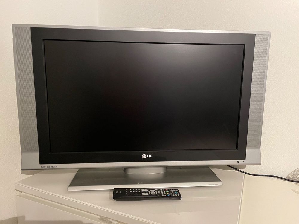 LG 82 cm Ferseher 32 Zoll (Gebraucht) in Kölliken für CHF 35 – nur ...
