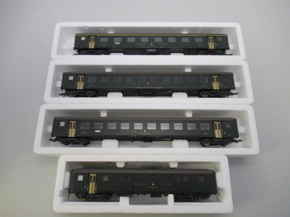 Roco 2x 4238, 1x 44332, 1x 44330 SBB DC (Gebraucht) in Basel für CHF 40 ...