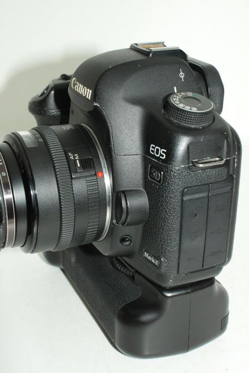CANON 5D Mark II + GRIP + Akku + LG+ Anleit.+ EF 1.8 / 50 mm (Gebraucht ...