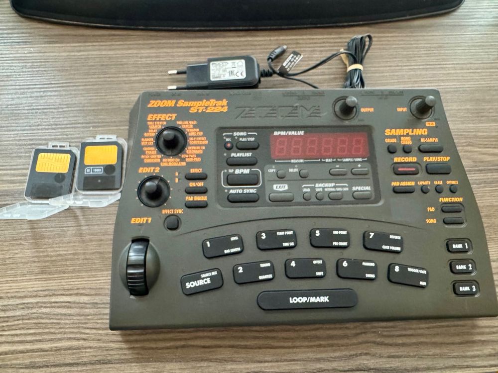 Zoom SampleTrak ST-224 – Vintage Kult-Sampler mit Zubehör (Gebraucht ...