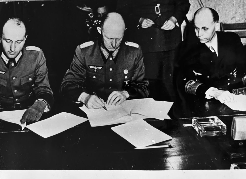 2. Weltkrieg, Deutsche Kapitulation, 1945, Reims, TOP (Gebraucht) in Frauenfeld für CHF 49 – mit ...