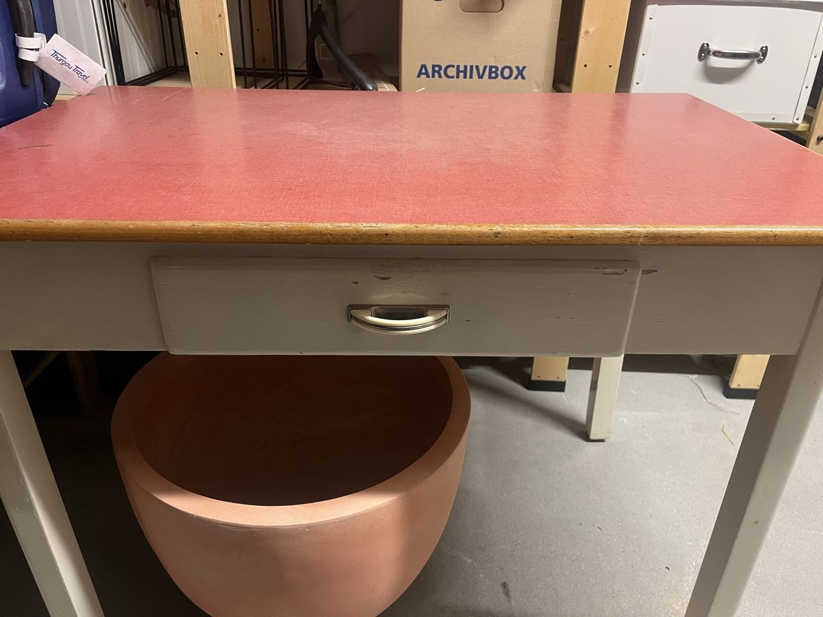 50er Jahre Holztisch mit Schublade (D'occasion) à Zürich pour CHF 100 ...